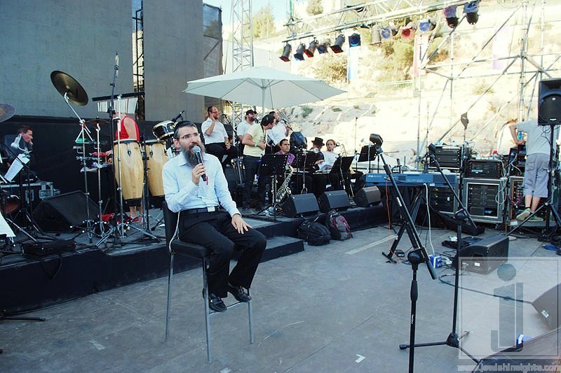 Photos & Videos from Avraham Fried Concert in Sultan, Israel | Jewish ...