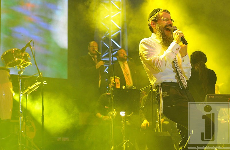 Photos & Videos from Avraham Fried Concert in Sultan, Israel | Jewish ...