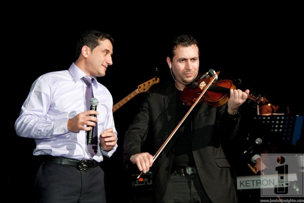 Photos of CHAIM ISRAEL, ITZIK ESHEL & AVISHAI performing at the Casino ...
