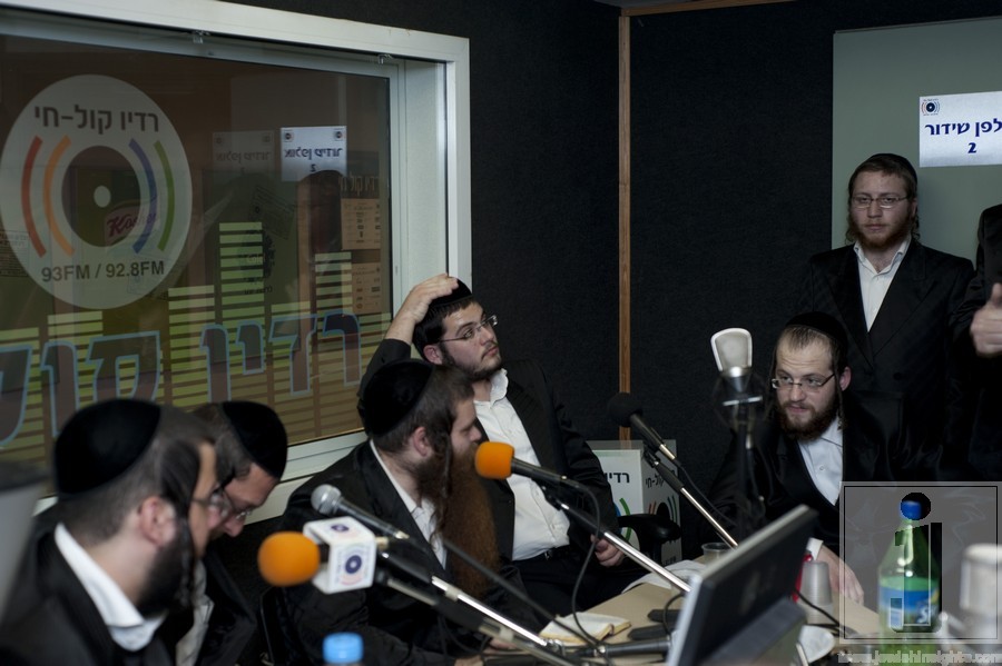 Kumzits at Radio Kol Chai in memory of Rabbi Moshe Goldman z”l with ...