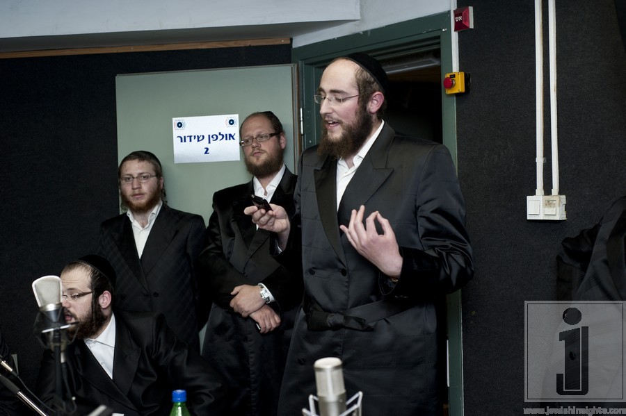 Kumzits at Radio Kol Chai in memory of Rabbi Moshe Goldman z”l with ...