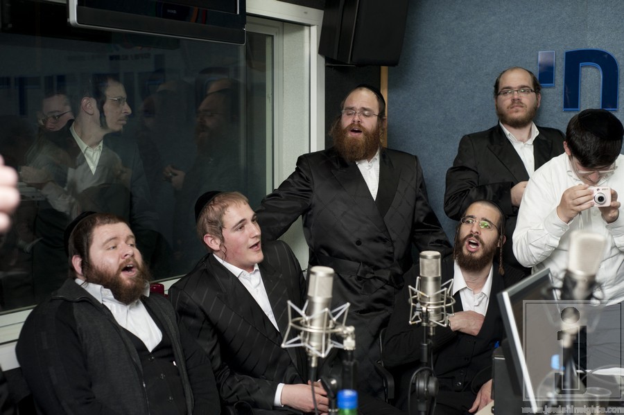 Kumzits at Radio Kol Chai in memory of Rabbi Moshe Goldman z”l with ...